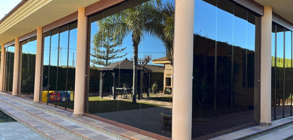 C3 Systems | Fabricante Cortinas de Cristal y Pérgolas Bioclimáticas